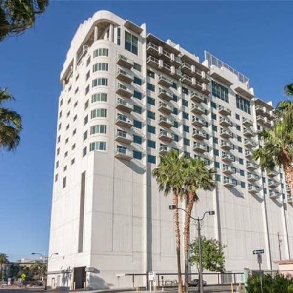 SOHO LOFTS - The Marks, Minelli-Reyes Team